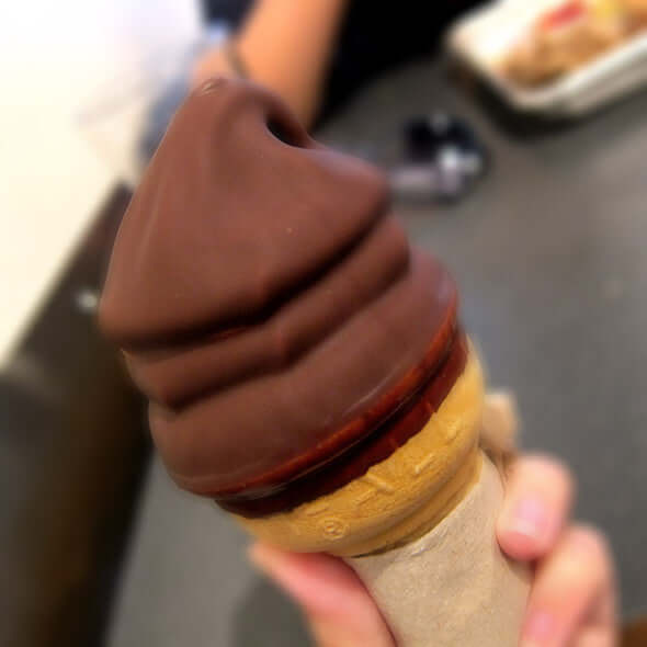 Guittard Crystal Dark Chocolate Flavored Ice Cream Coating 55lb Pail ...